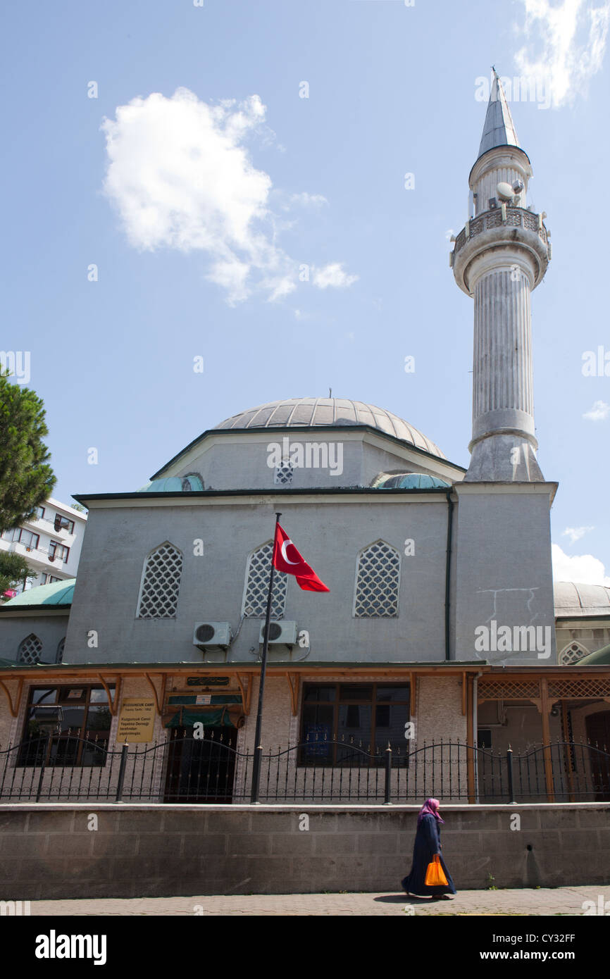 Church mosque side by side hi-res stock photography and images - Alamy