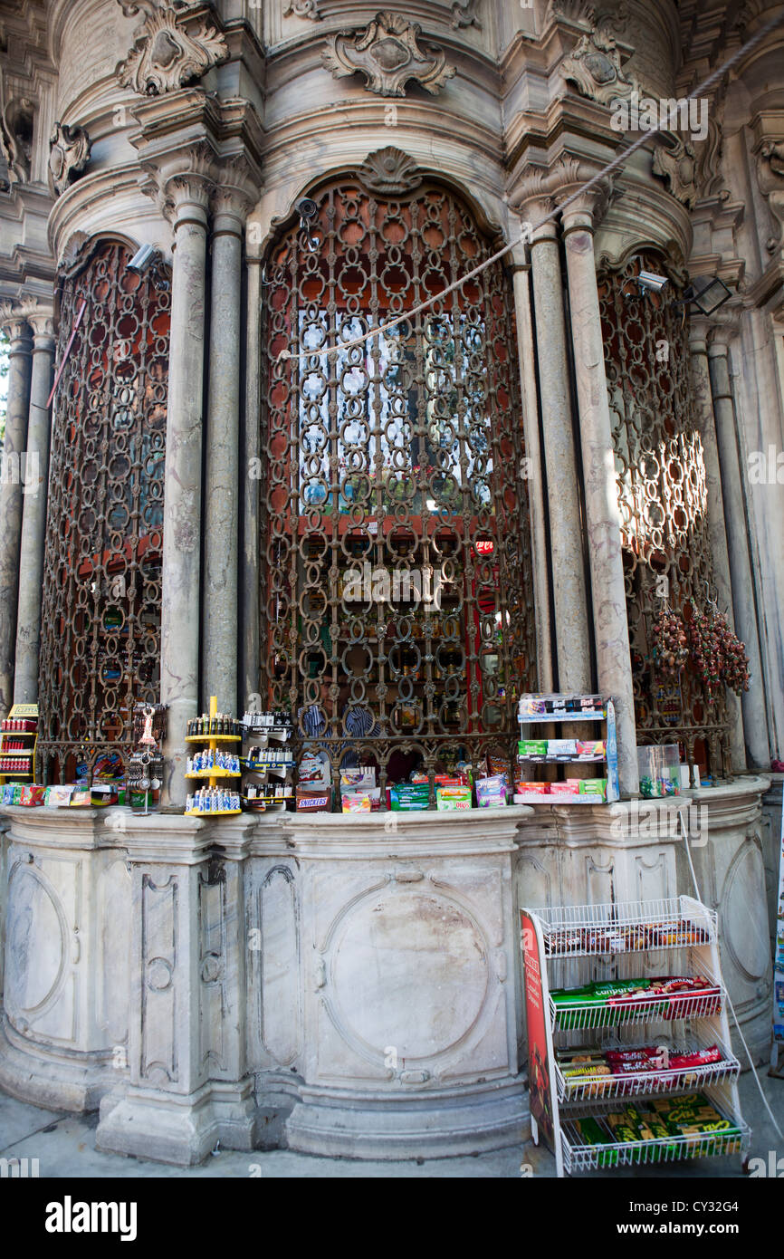 kiosk in downtown Istanbul Stock Photo - Alamy