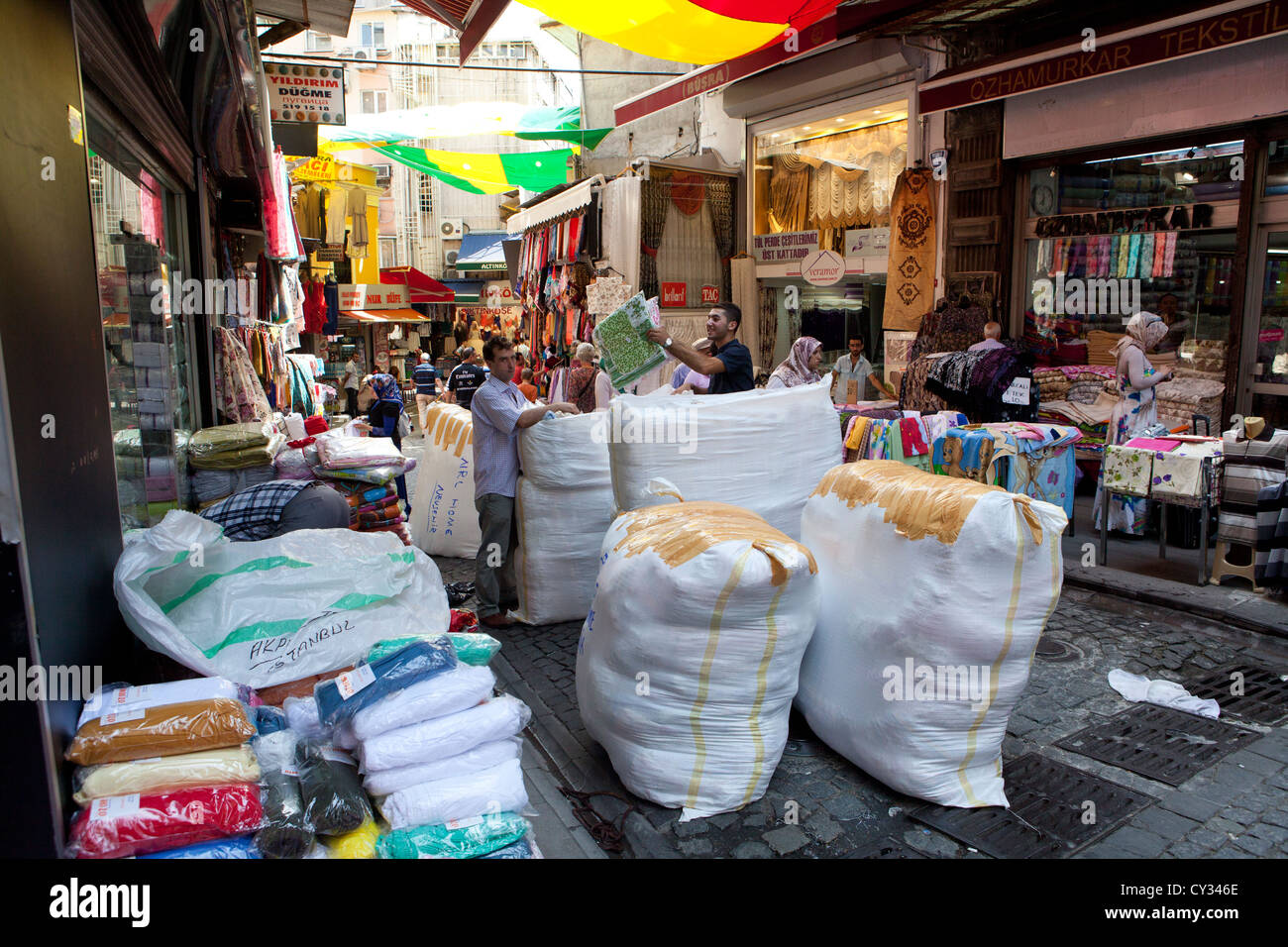 shops in old town istanbul Stock Photo - Alamy