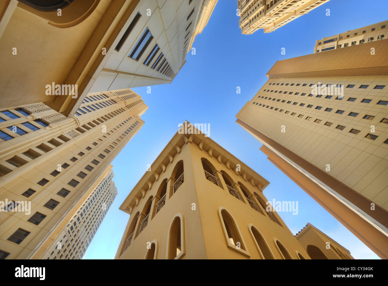 Dubai construction workers hi-res stock photography and images - Alamy