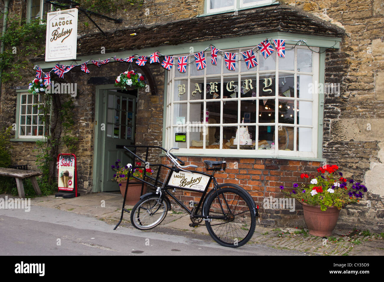 Old bakery bike hi-res stock photography and images - Alamy