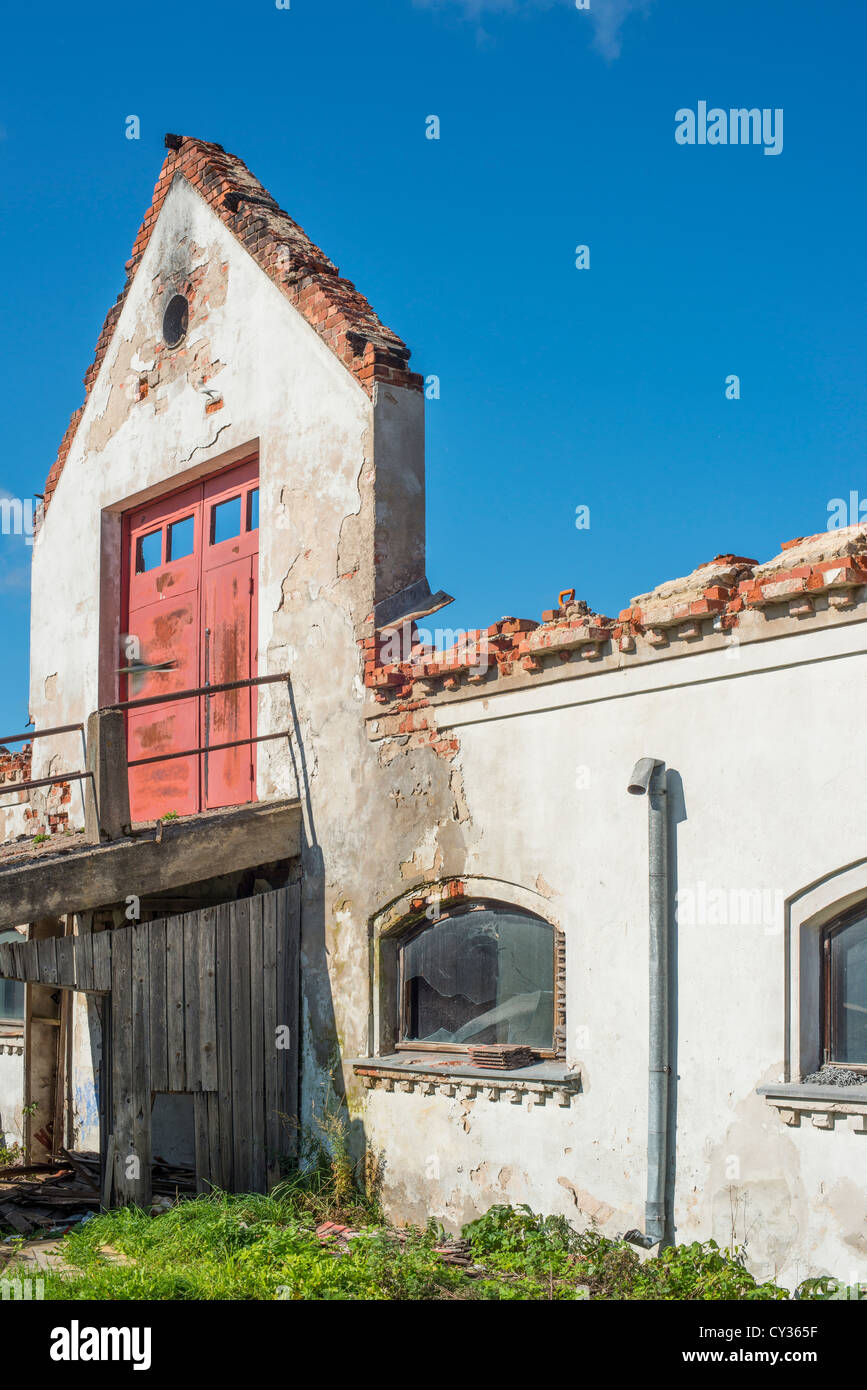Facade of a farmhouse destroyed by fire Stock Photo - Alamy
