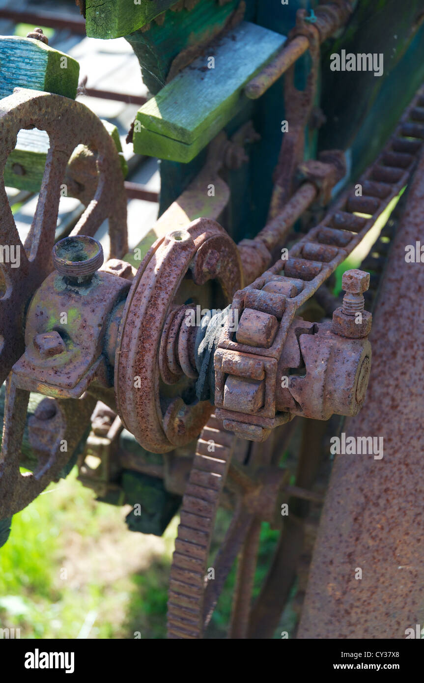 Rust rusted gears machine hi-res stock photography and images - Alamy