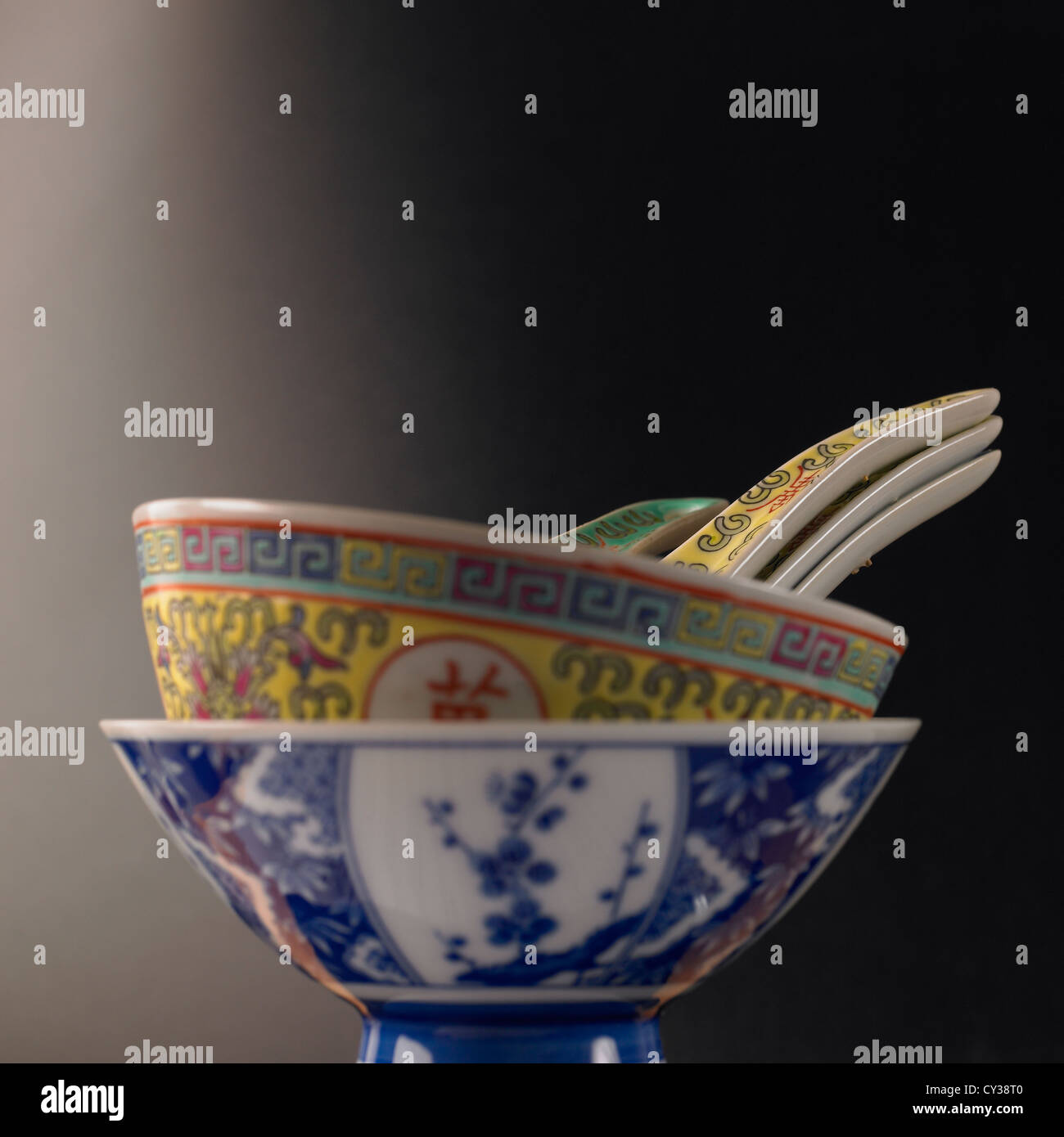 Patterned traditional chinese soup bowls hi-res stock photography and ...