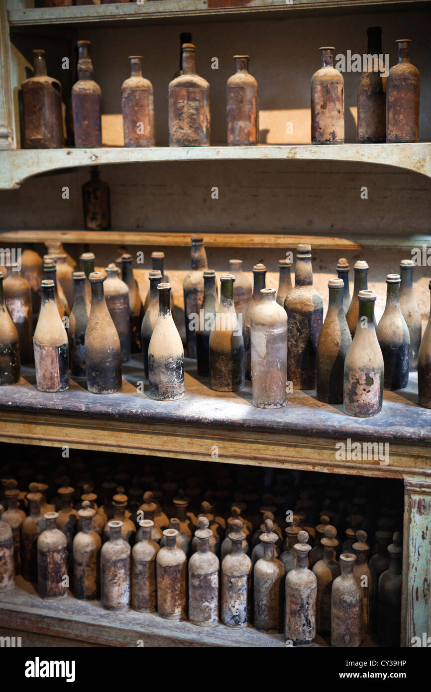 Antique sherry bottles hi-res stock photography and images - Alamy