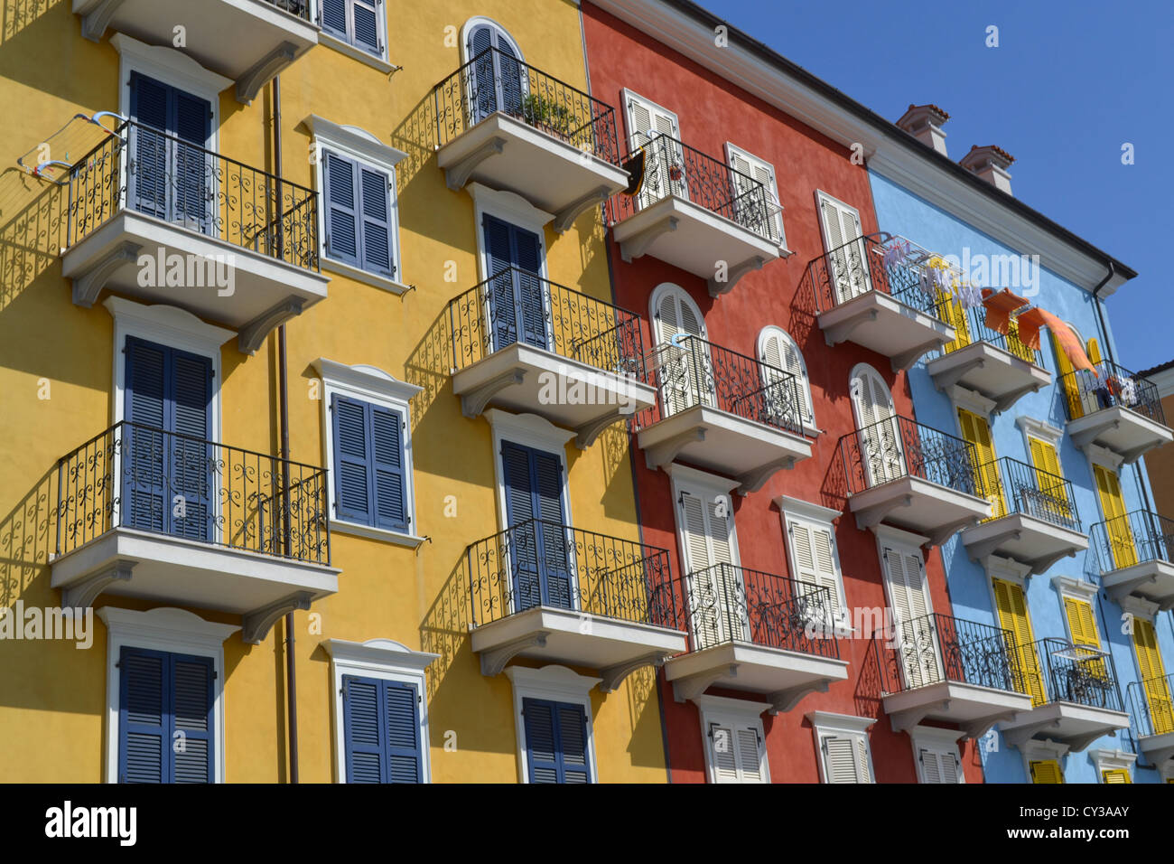 Vibrant coloured apartment buildings hi-res stock photography and ...