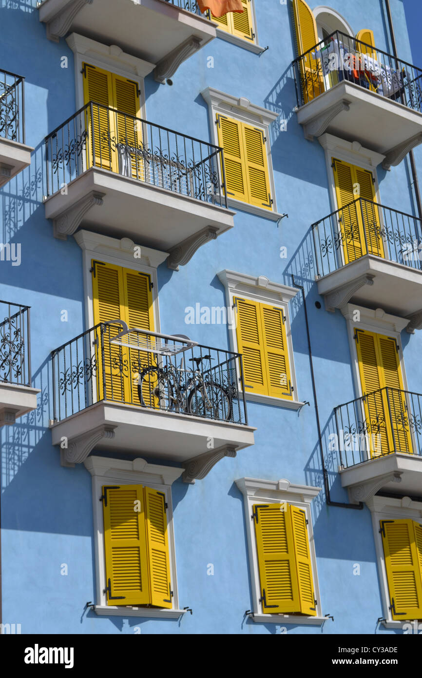 Colourful apartment block hi-res stock photography and images - Alamy