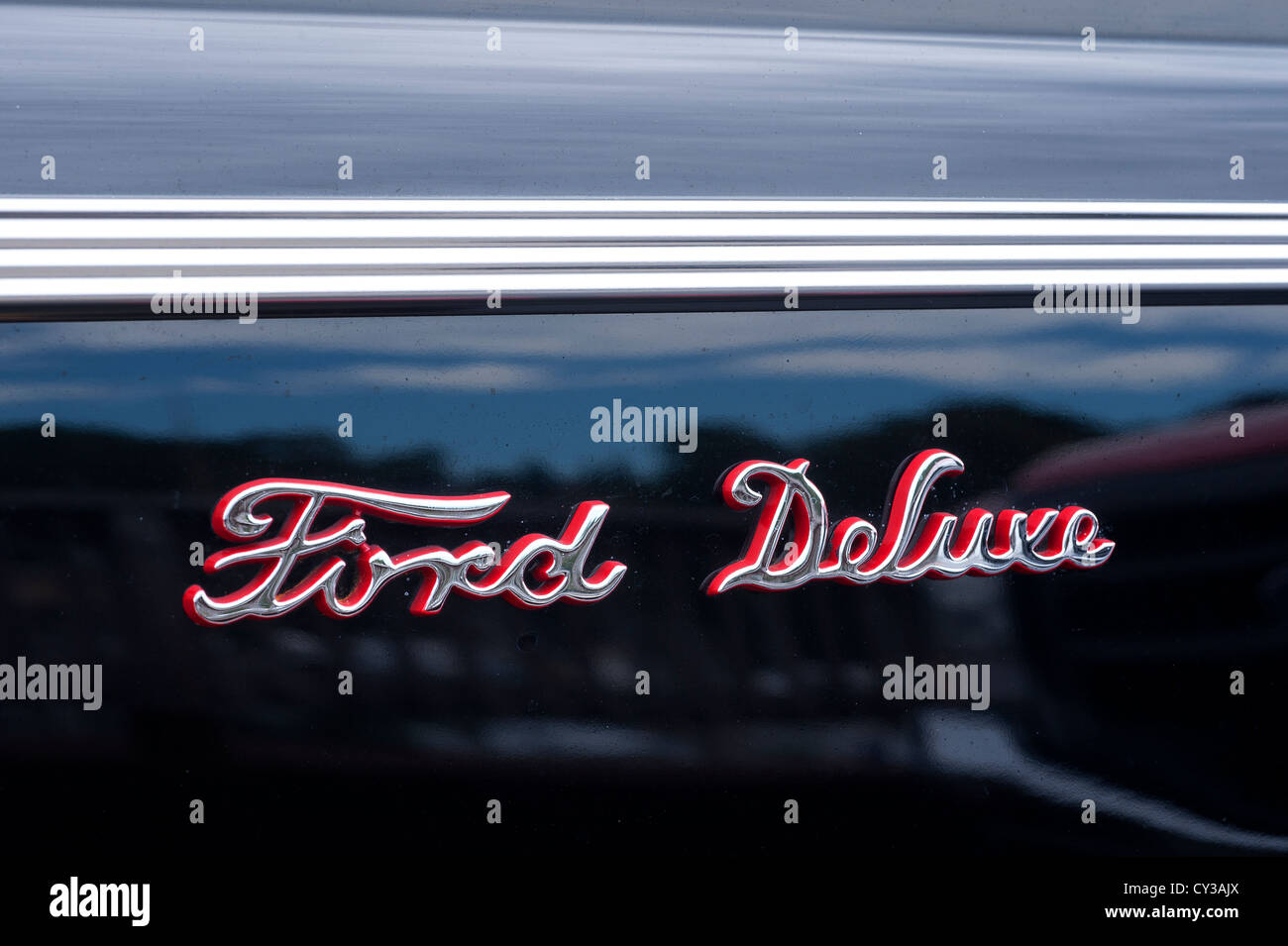 Ford badge hi-res stock photography and images - Alamy