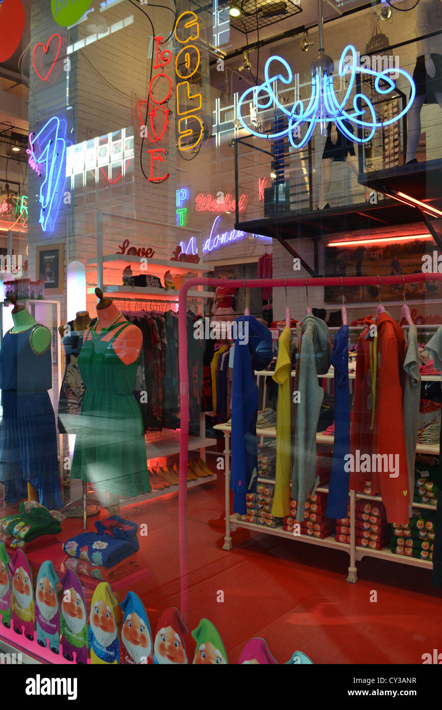 Colorful clothes hi-res stock photography and images - Alamy