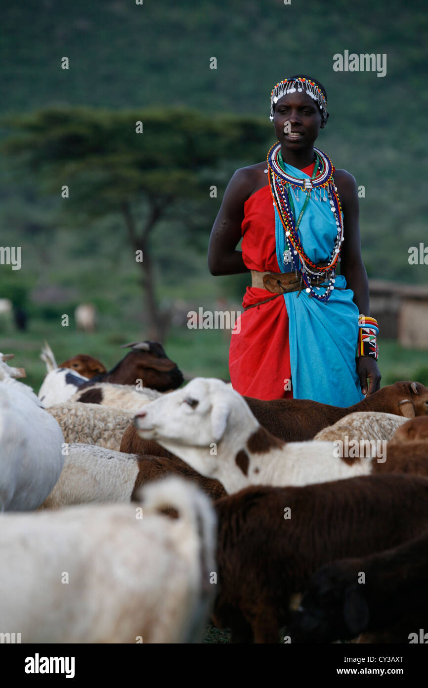 Maasai traditional dress hi-res stock photography and images - Alamy