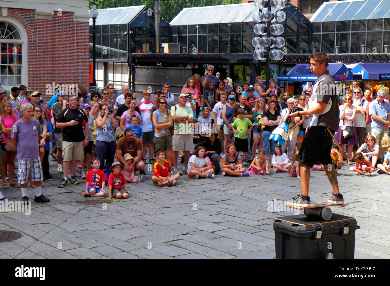 Busking tips hi-res stock photography and images - Alamy