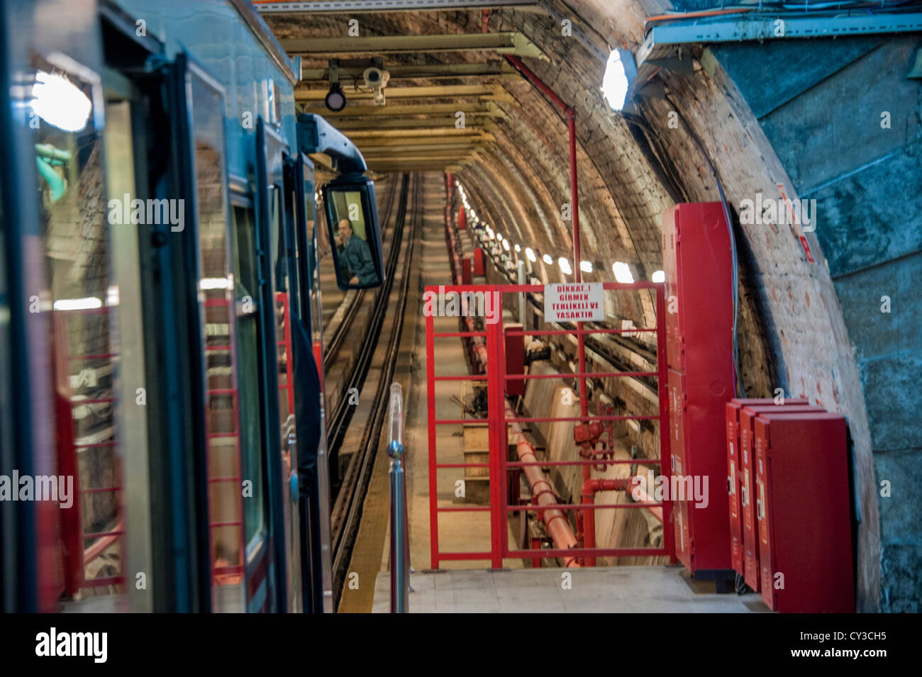 Tunel funicular hi-res stock photography and images - Alamy