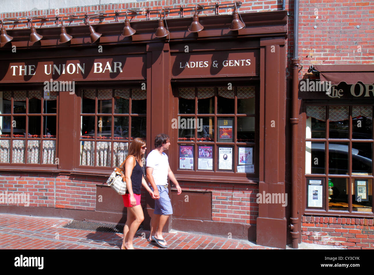 L restaurant logo hi-res stock photography and images - Alamy