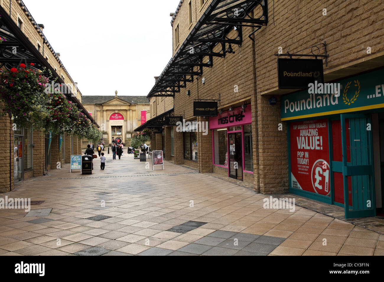 Halifax piece hall shops hi-res stock photography and images - Alamy