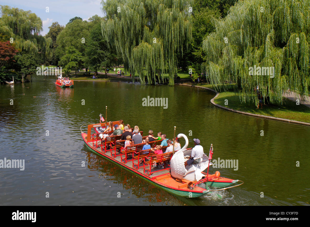 Swan lagoon hi-res stock photography and images - Alamy