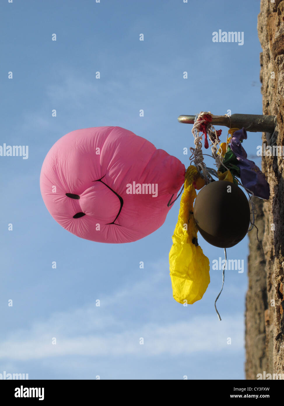 Happy face balloon deflated hi-res stock photography and images - Alamy