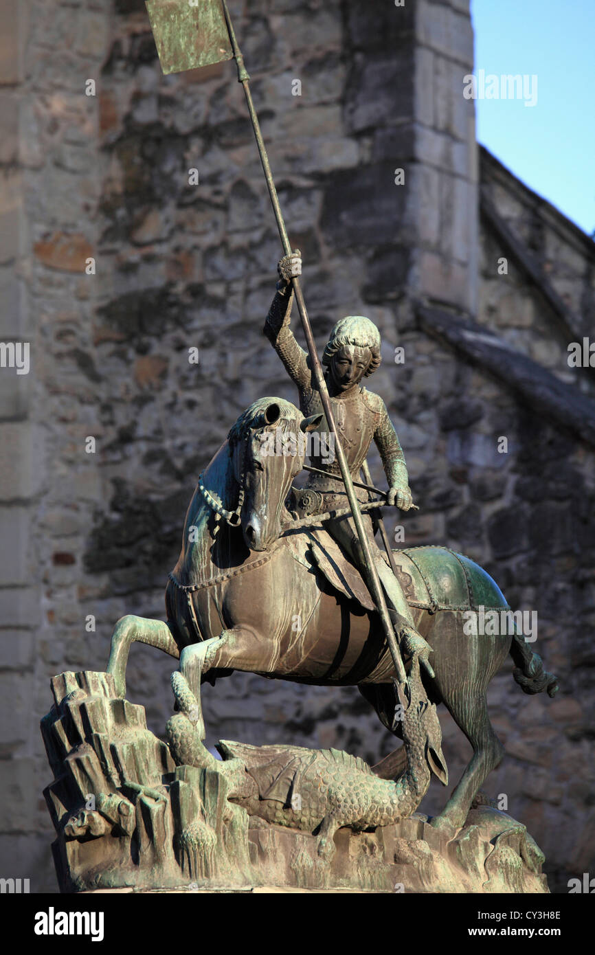 St george statue hi-res stock photography and images - Alamy