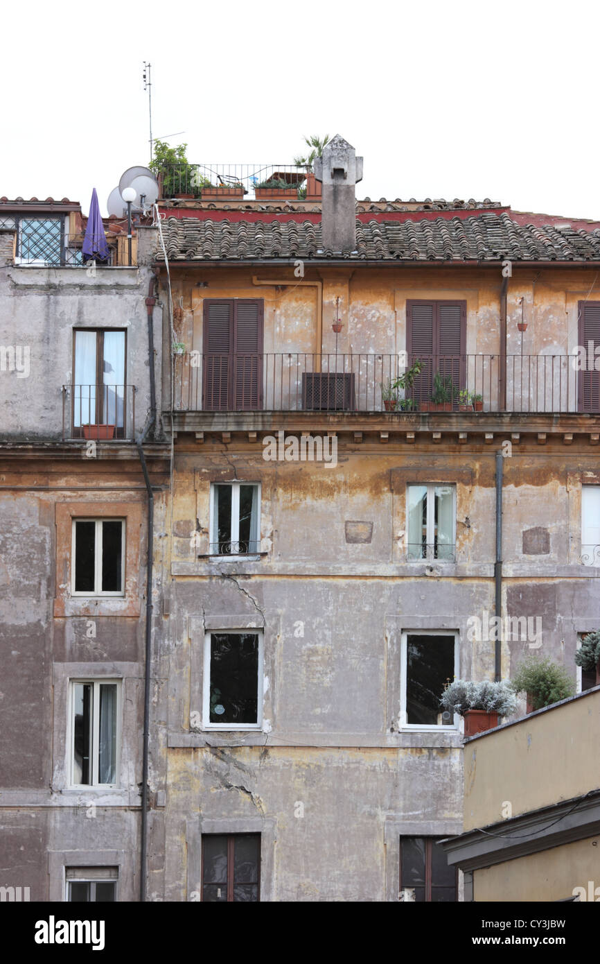 beautiful buildings, windows, houses, derelict, romantic, Roma, Rome ...