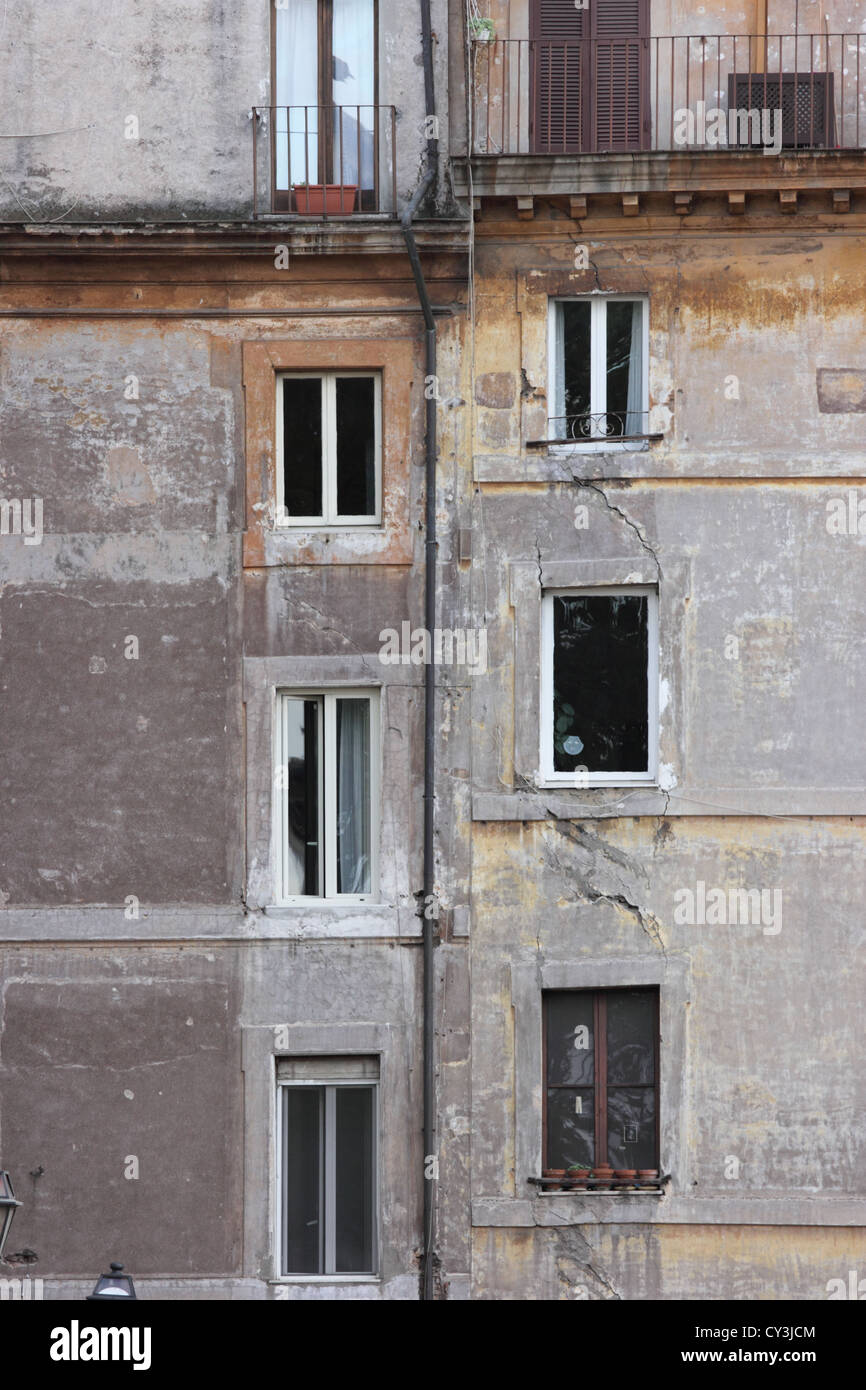 beautiful buildings, windows, houses, derelict, romantic, Roma, Rome ...