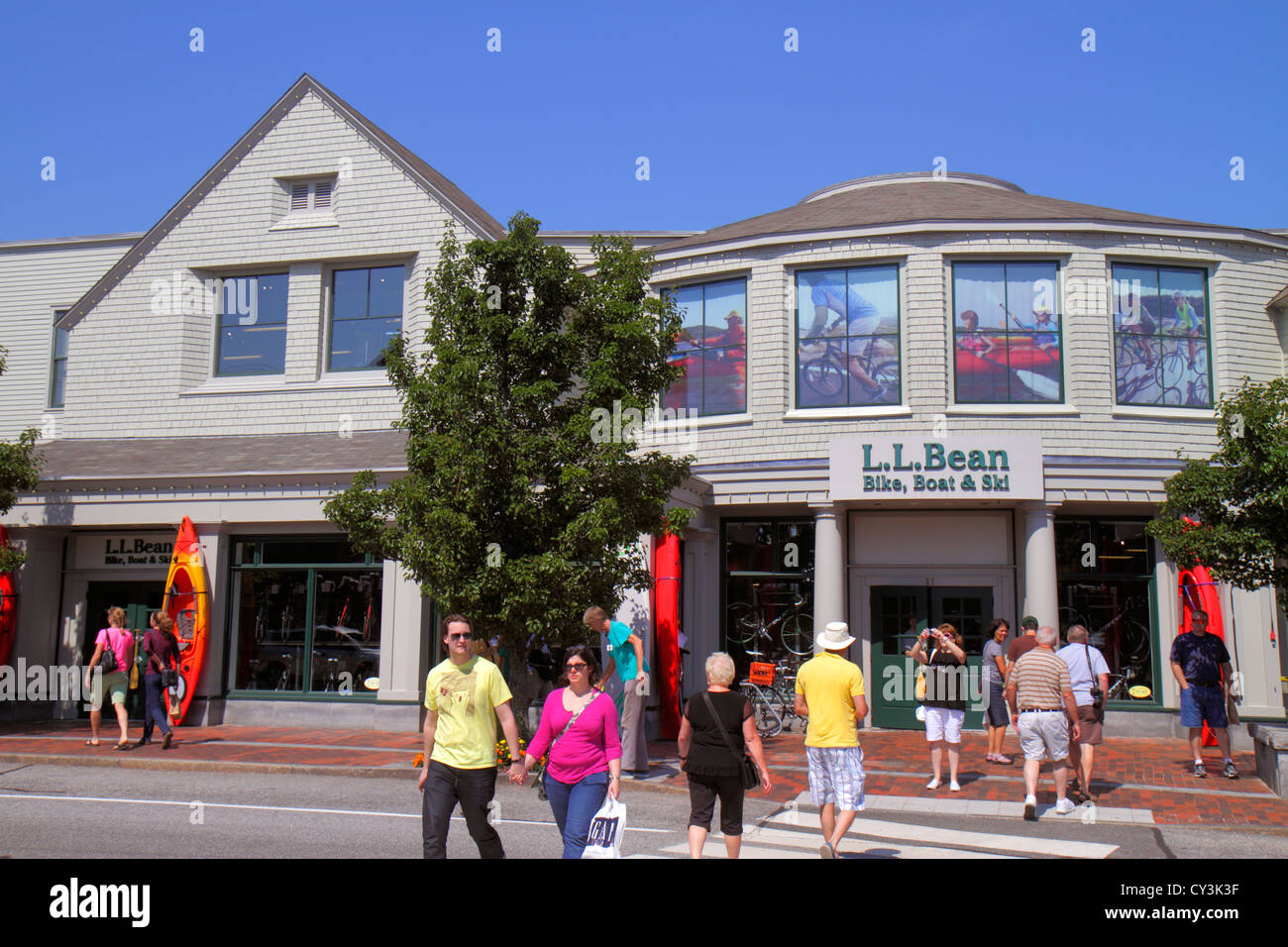 Maine,Northeast,New England,Freeport,Main Street,highway Route 1,L. L ...