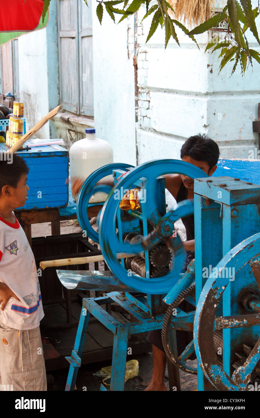 Sugar cane press hi-res stock photography and images - Alamy