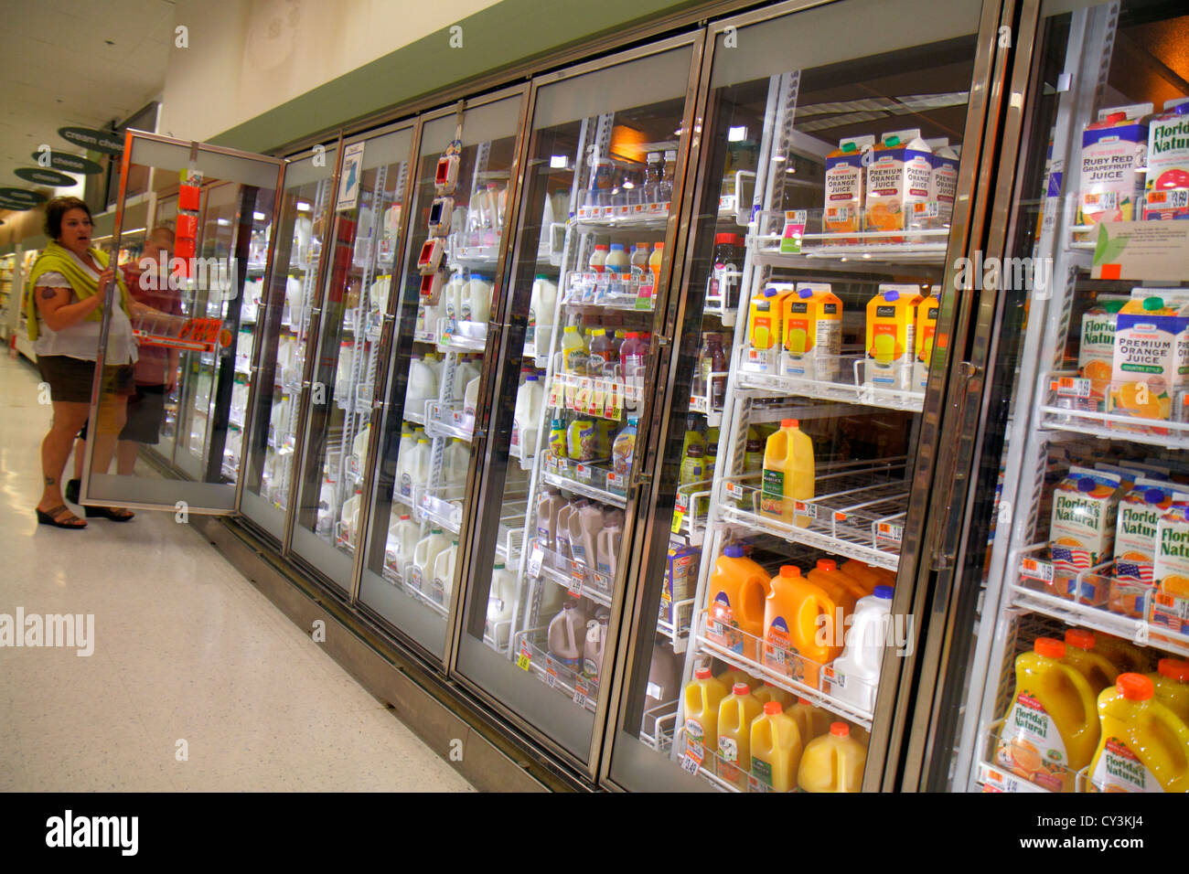 Shaw's shaw's supermarket hi-res stock photography and images - Alamy