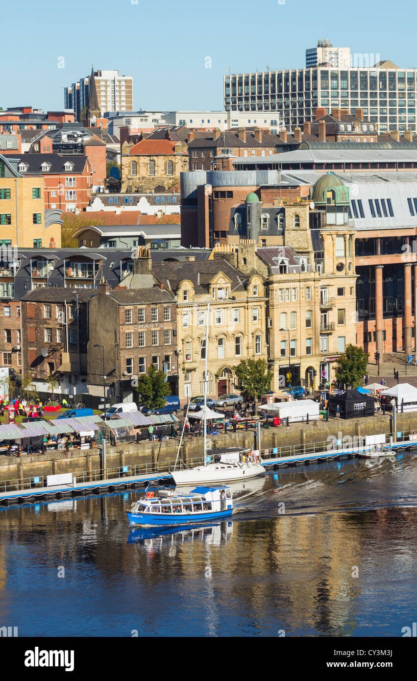 Sunday quayside market hi-res stock photography and images - Alamy