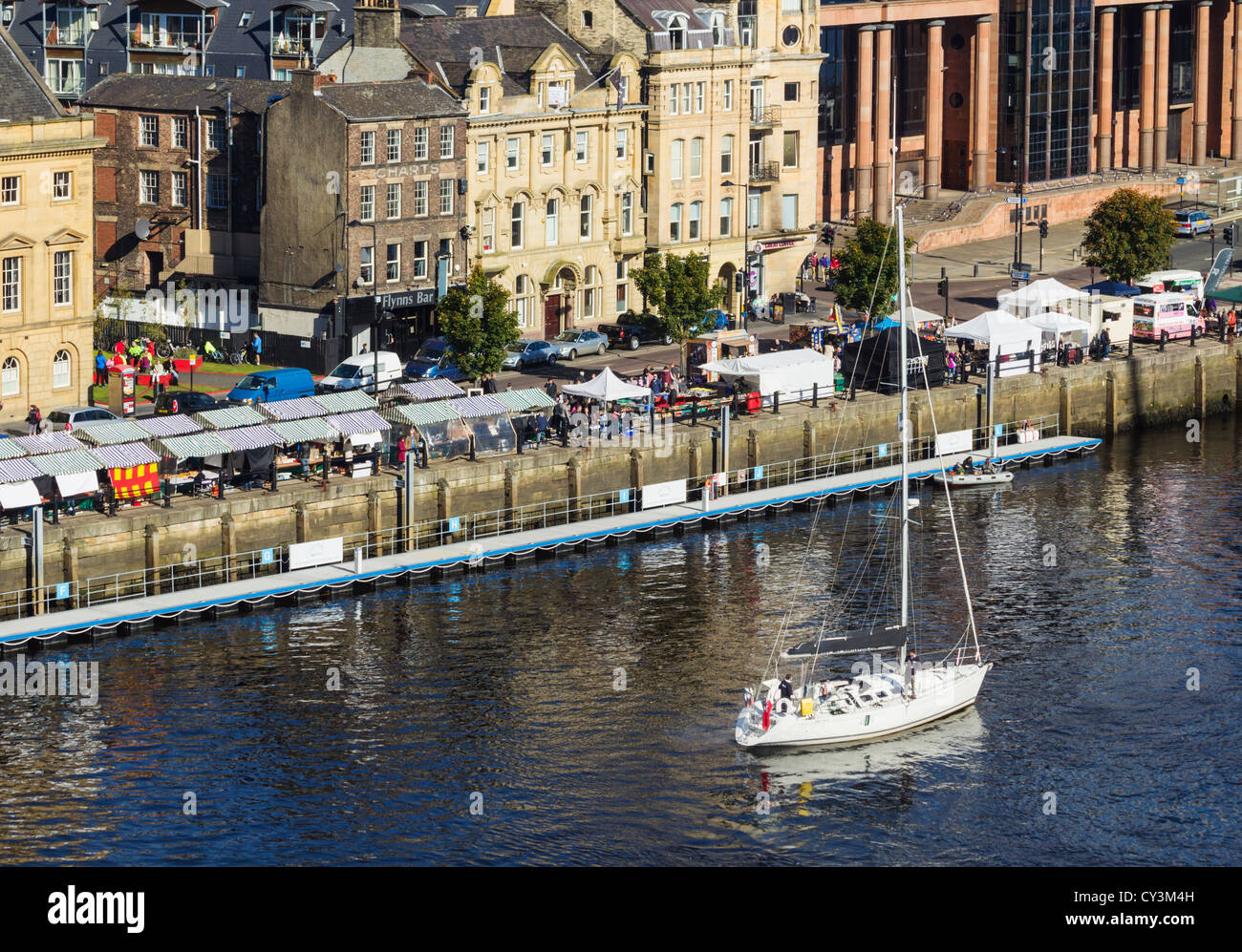 Sunday quayside market hi-res stock photography and images - Alamy