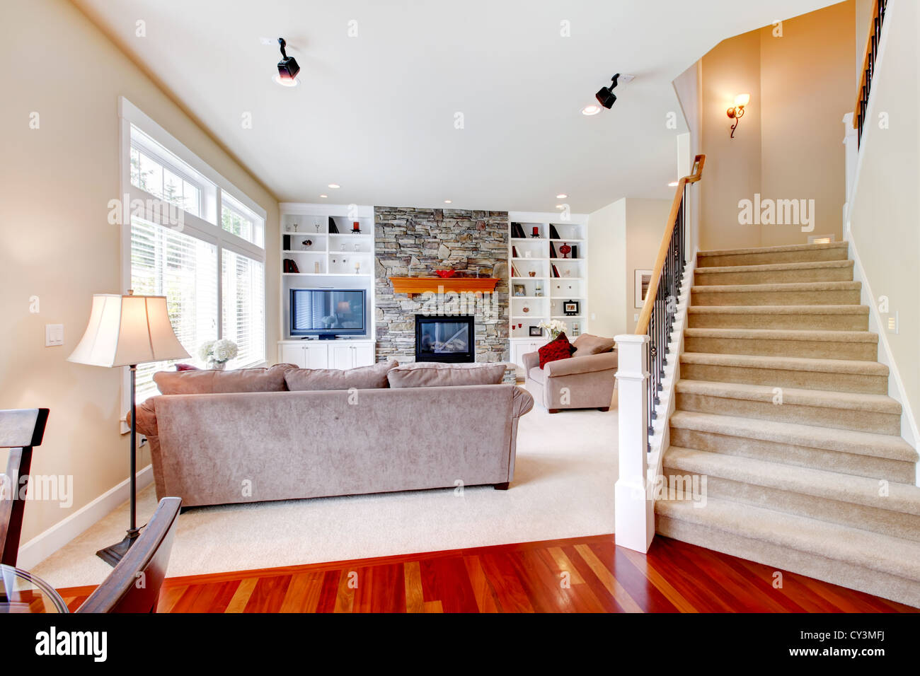 Large empty stone room hi-res stock photography and images - Alamy