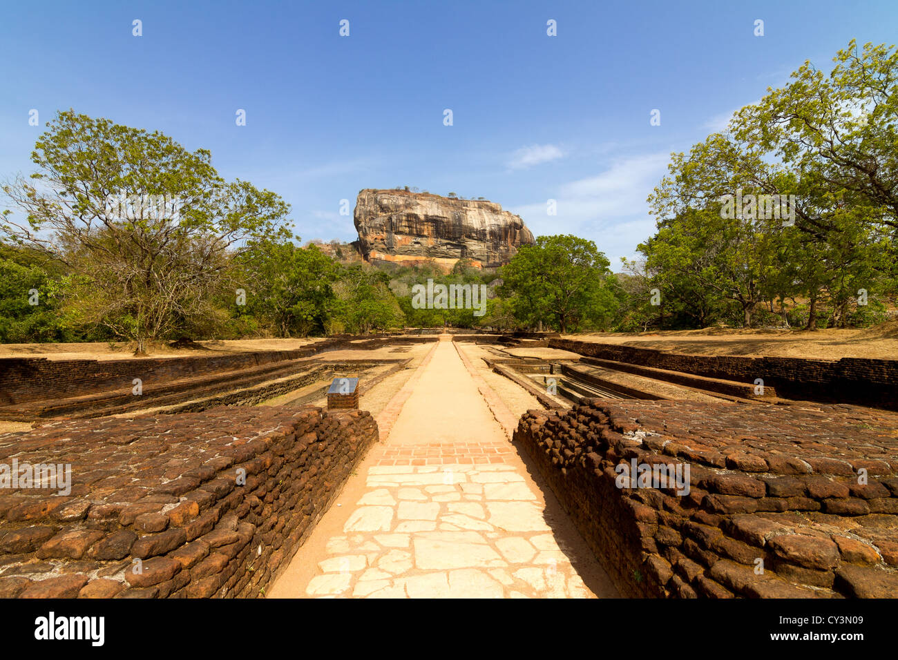 Ancient fortress and palace on high Lion's rock, Sigiriya, Sri-Lanka ...