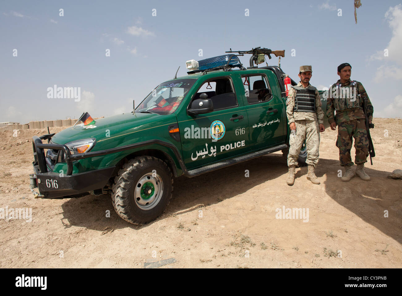 Afghan police and military checkpoint looking for suspected terrorists ...