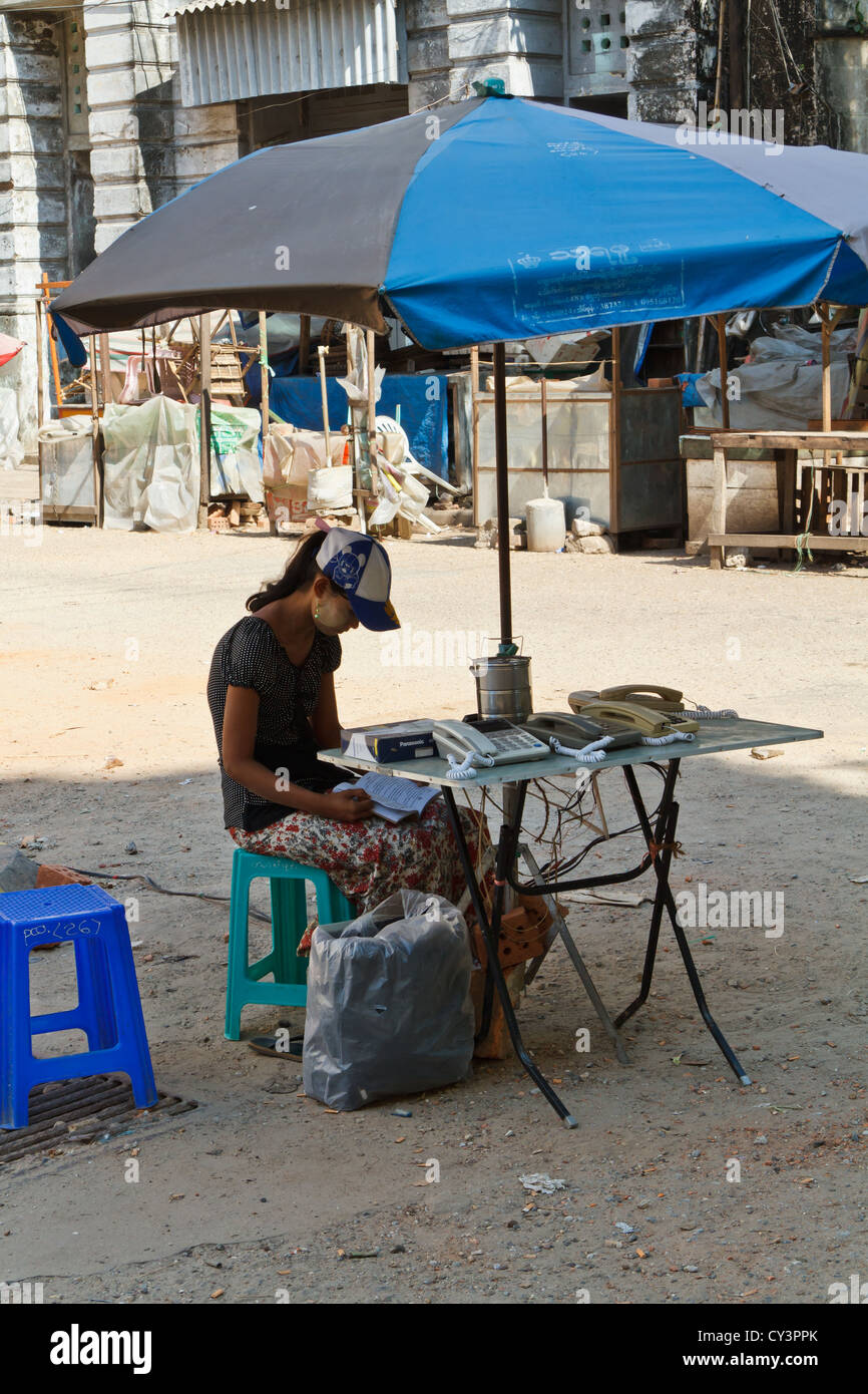 Public phone boot hi-res stock photography and images - Alamy