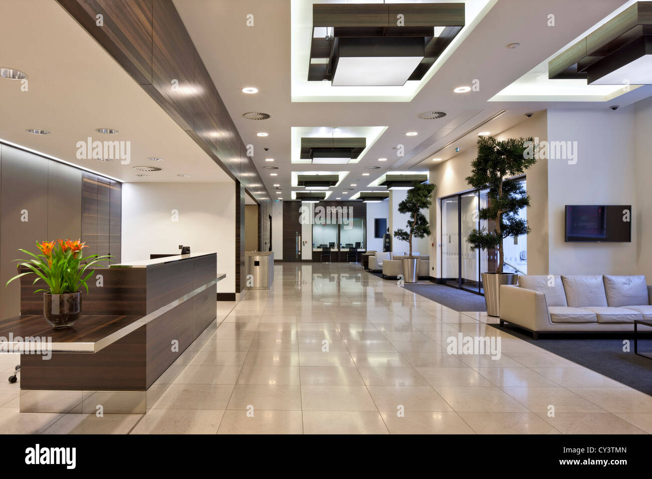 Banking hall london hi-res stock photography and images - Alamy