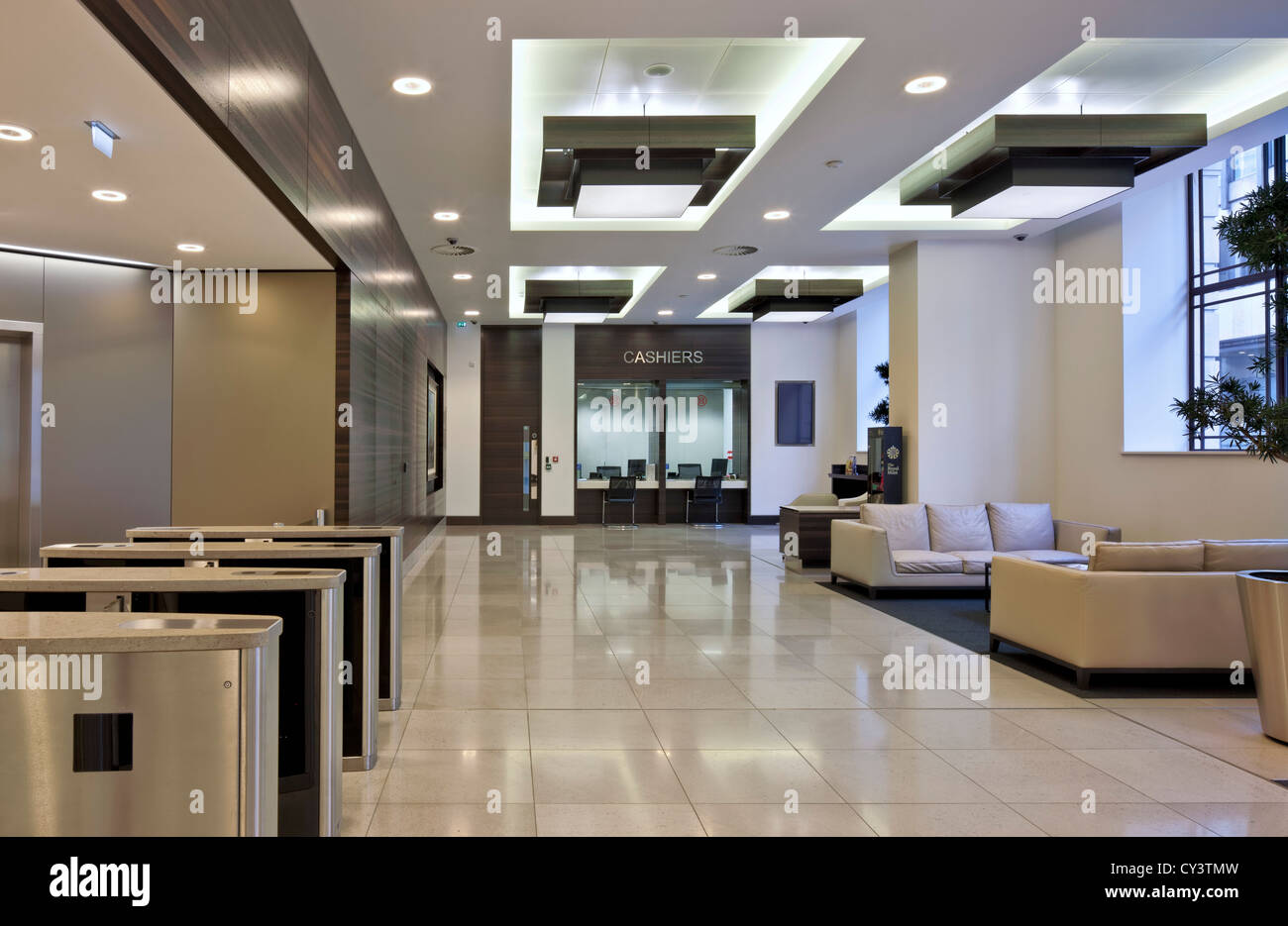 Banking hall london hi-res stock photography and images - Alamy