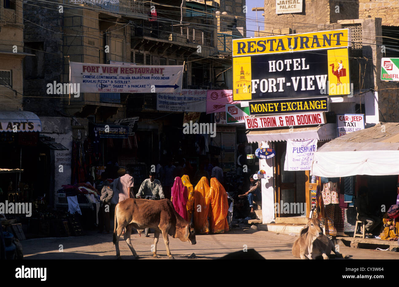 India, Rajasthan, street scene in the desert town of Jaisalmer Stock ...