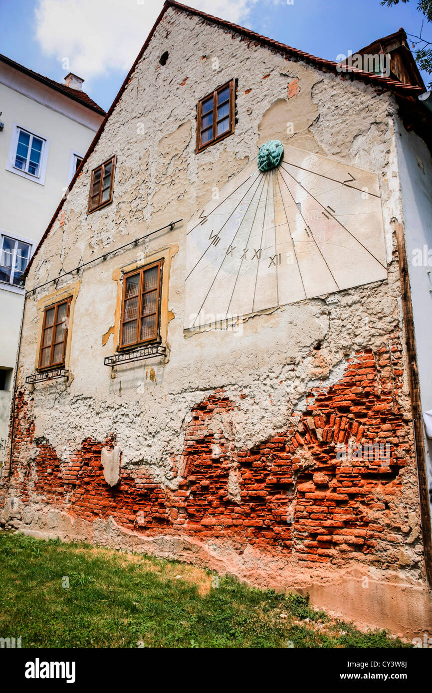 A sundial on the side of an old building in Zagreb Stock Photo - Alamy