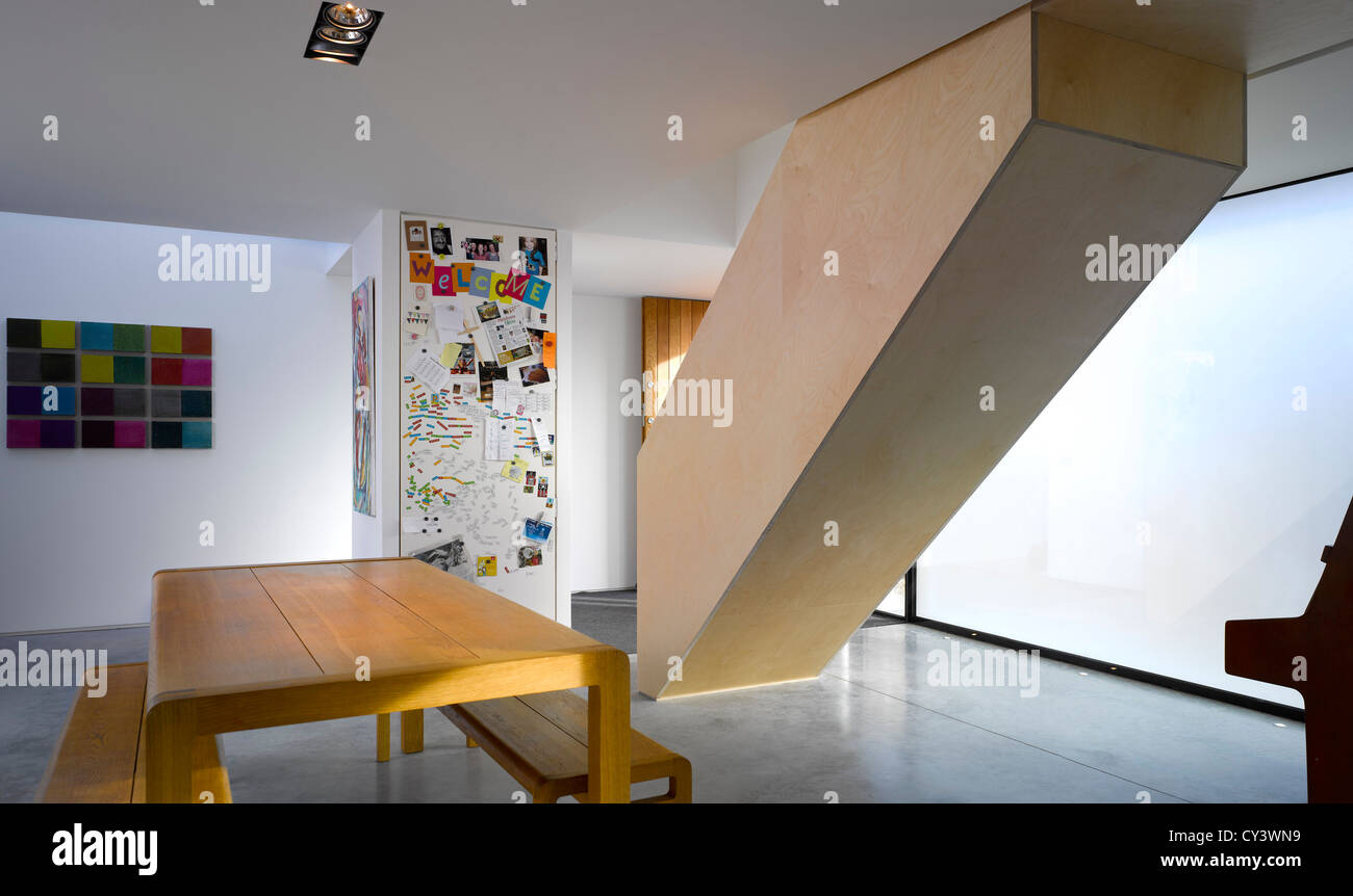 The Long House, Winchester, United Kingdom. Architect: Dan Brill ...