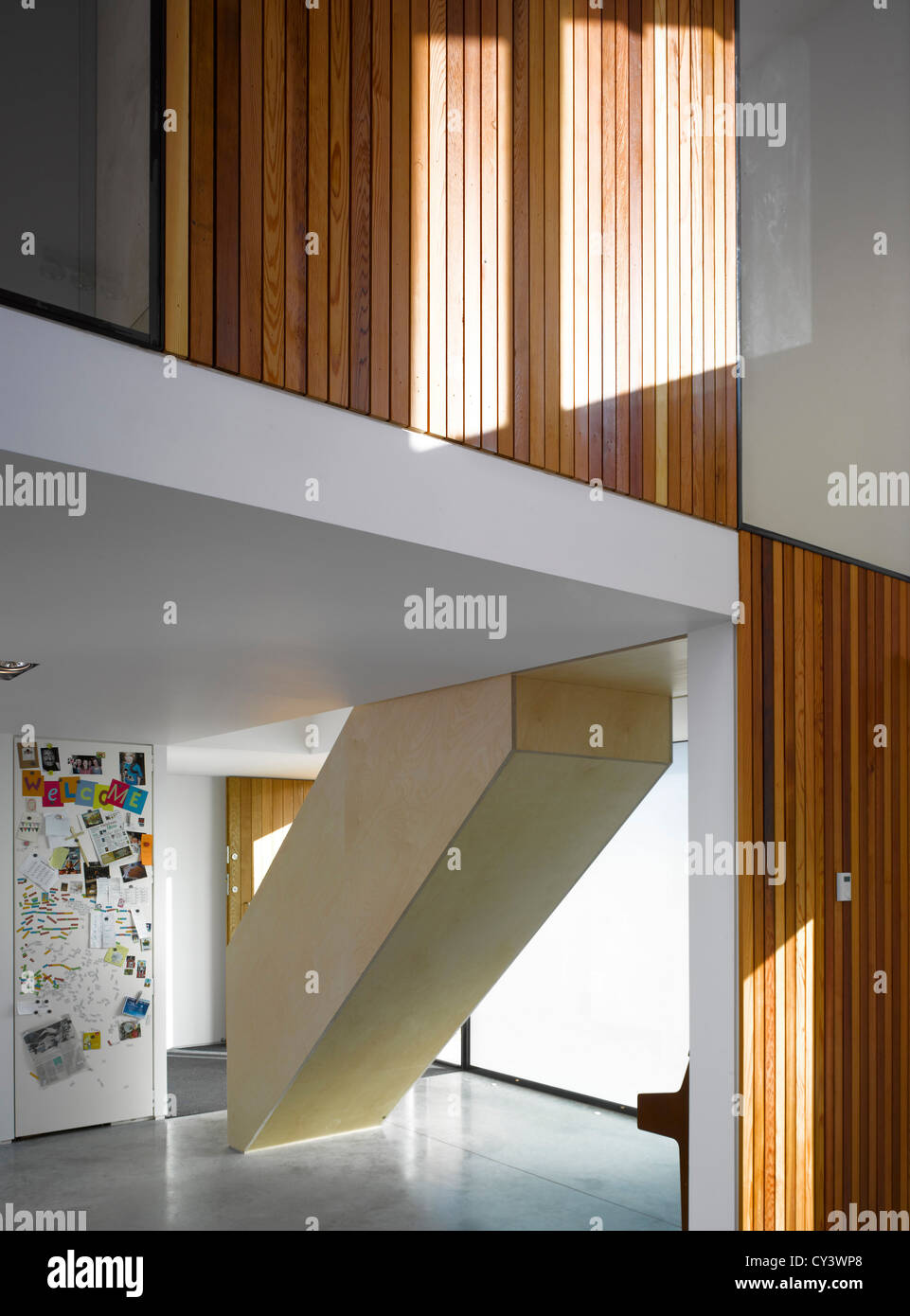 The Long House, Winchester, United Kingdom. Architect: Dan Brill ...