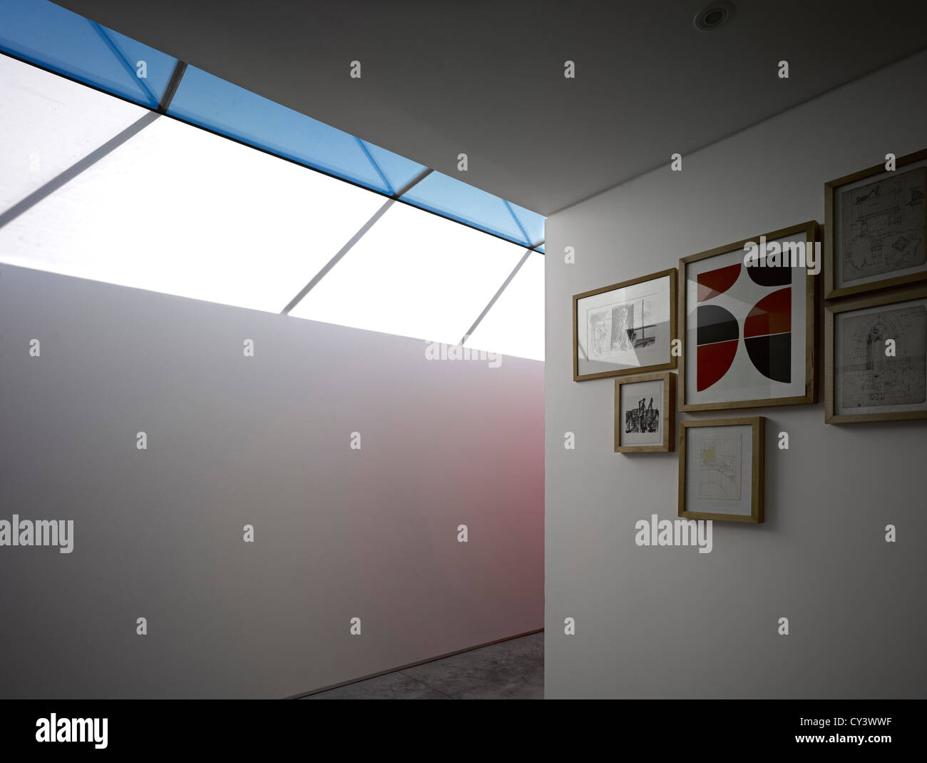 Long house winchester united kingdom hi-res stock photography and ...