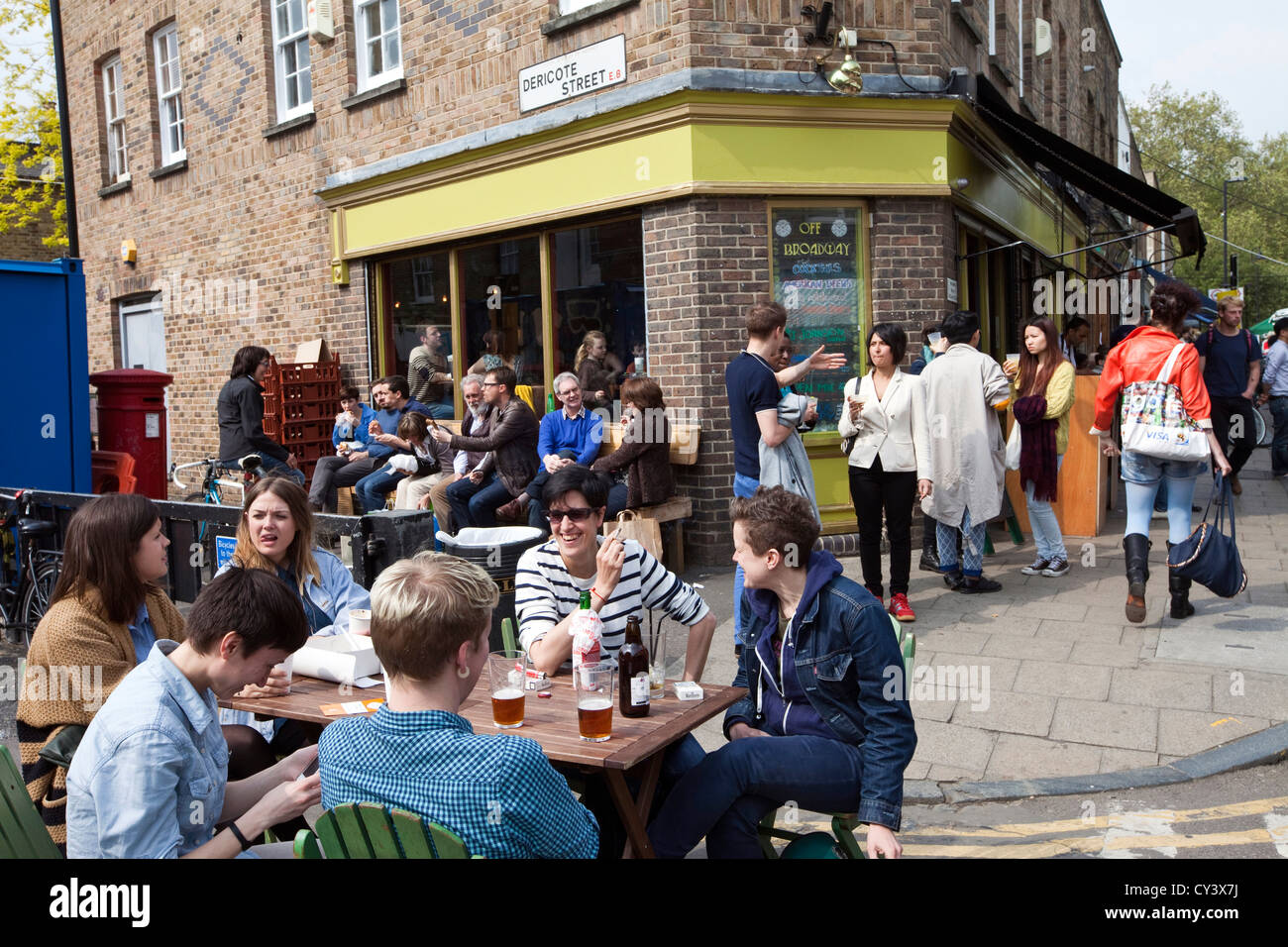 London fields, hackney, restaurant hi-res stock photography and images ...