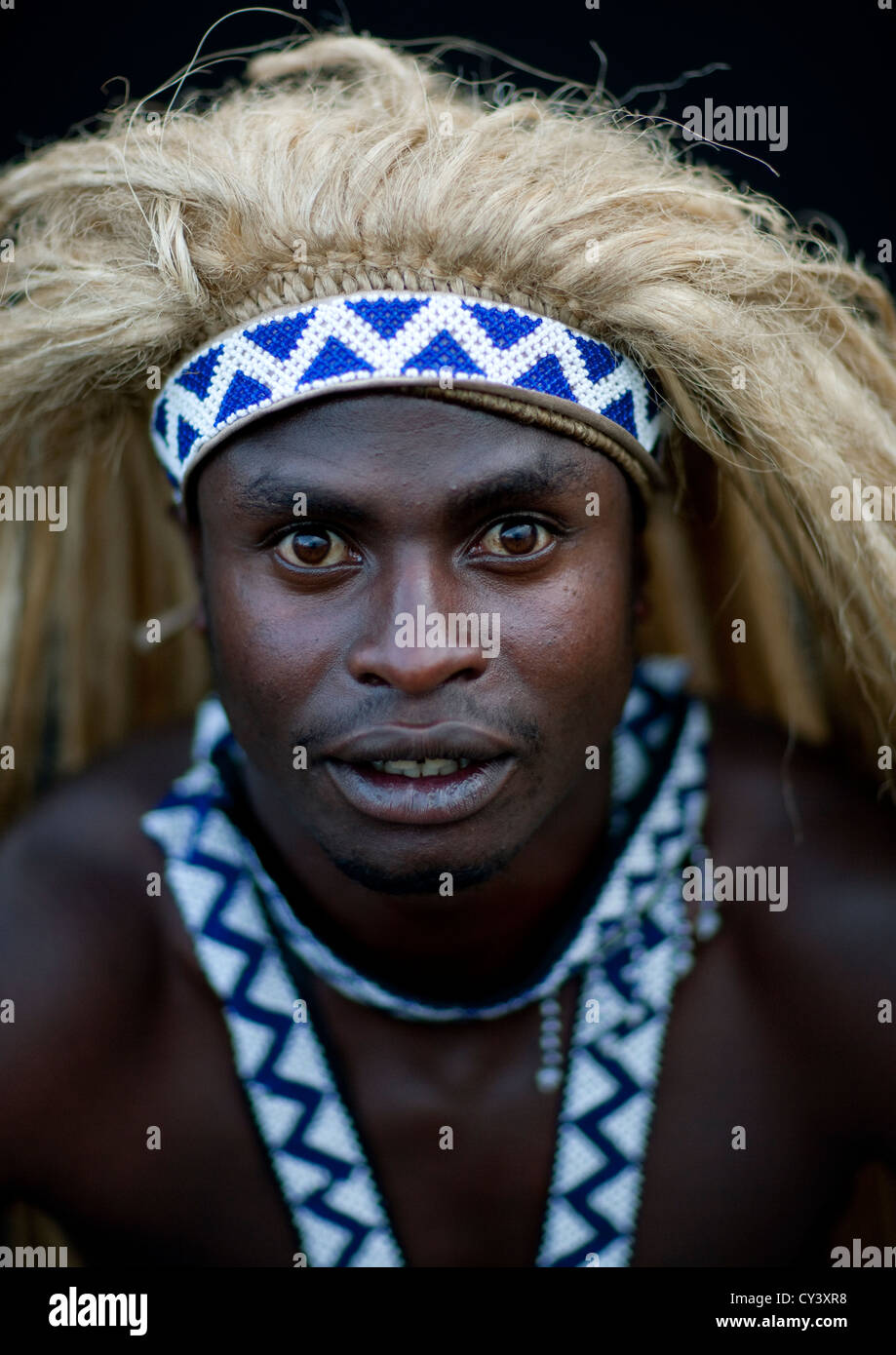 Intore dancer hi-res stock photography and images - Alamy
