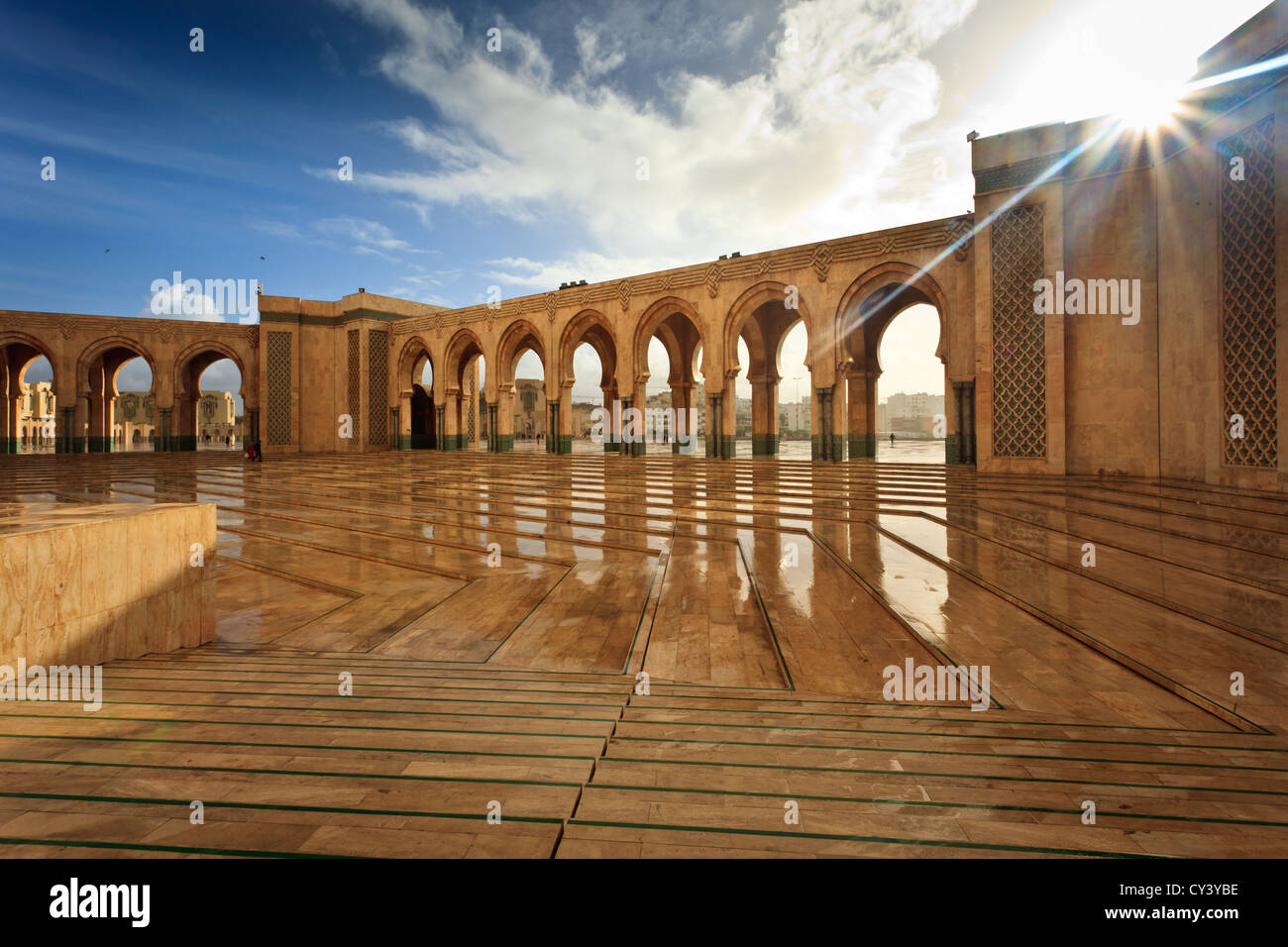 Facade of a muslim mosque hi-res stock photography and images - Alamy