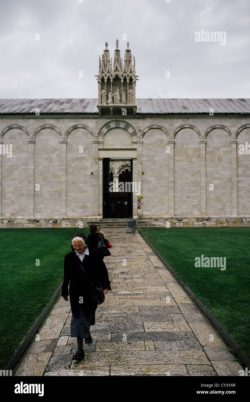 Nuns cemetery hi-res stock photography and images - Alamy