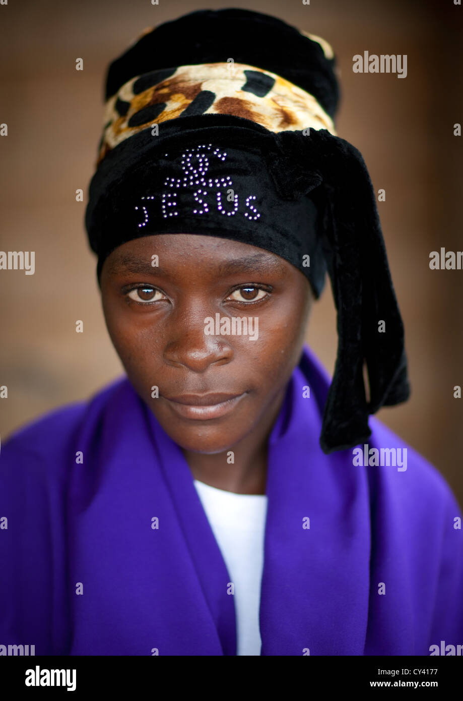 Batwa Tribe Woman In Cyamudongo Village - Rwanda Stock Photo - Alamy