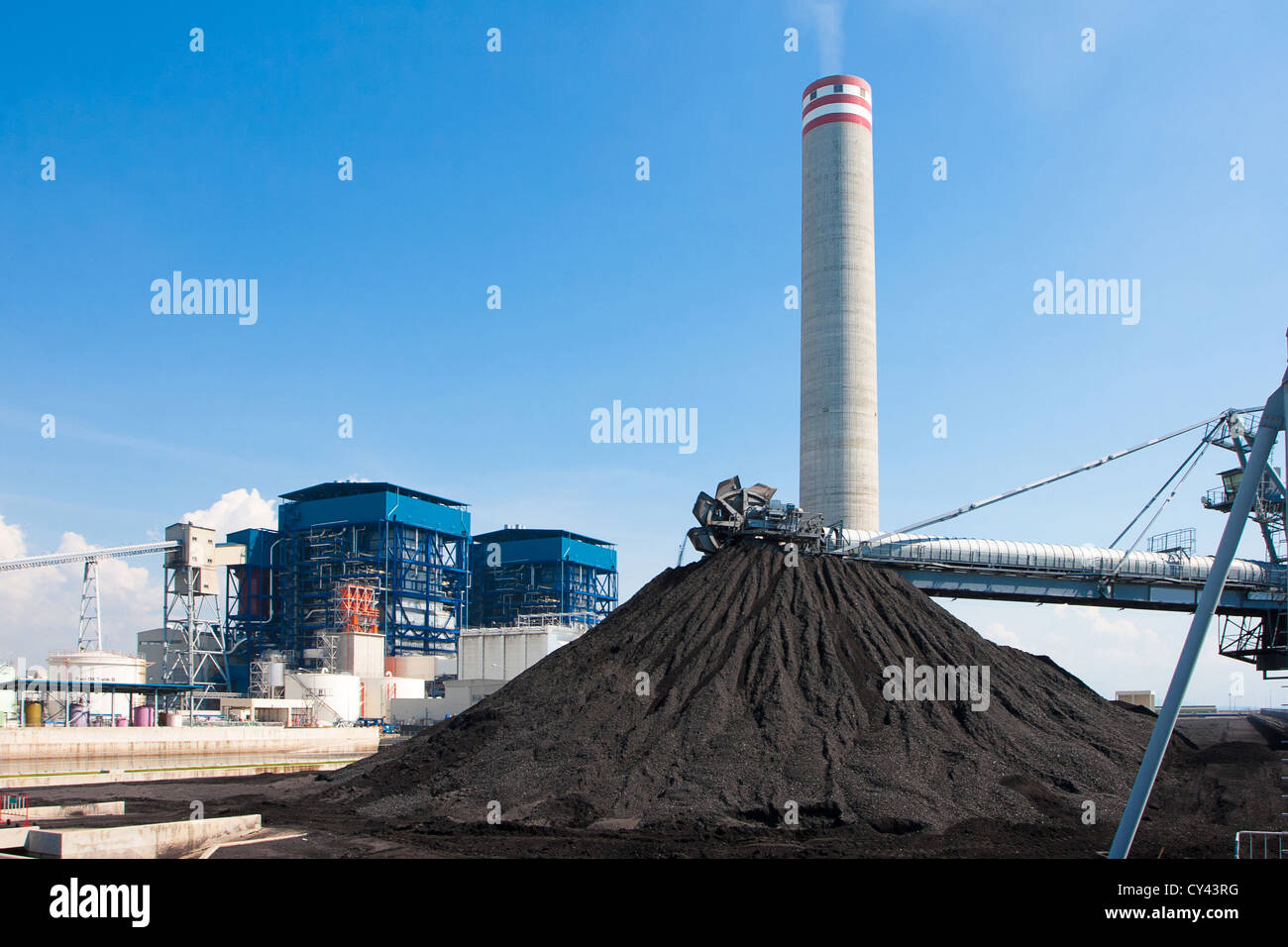 Lignite mass loading to electric generator power plant Stock Photo - Alamy