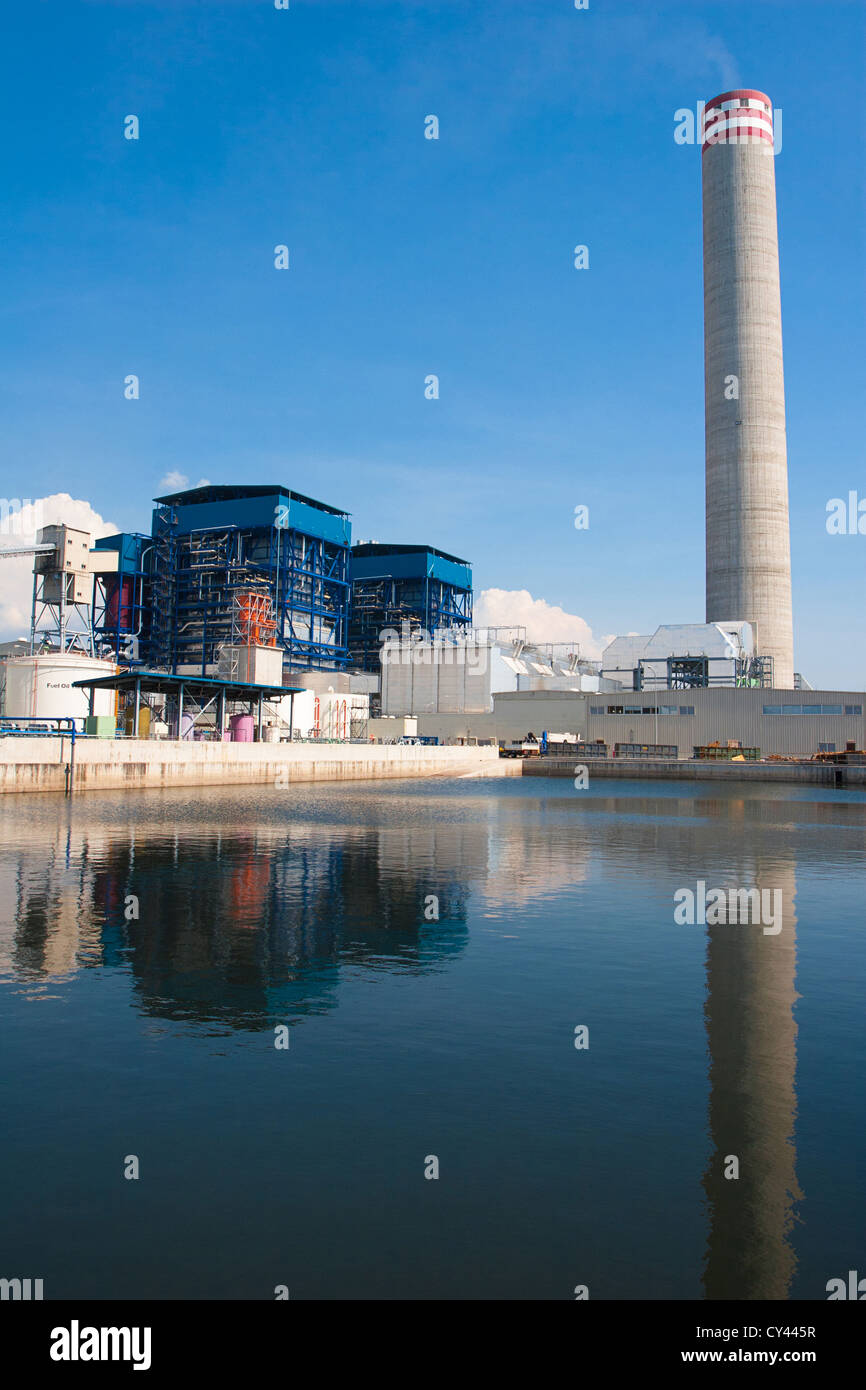 Electricity power plant produce electric for big city Stock Photo - Alamy
