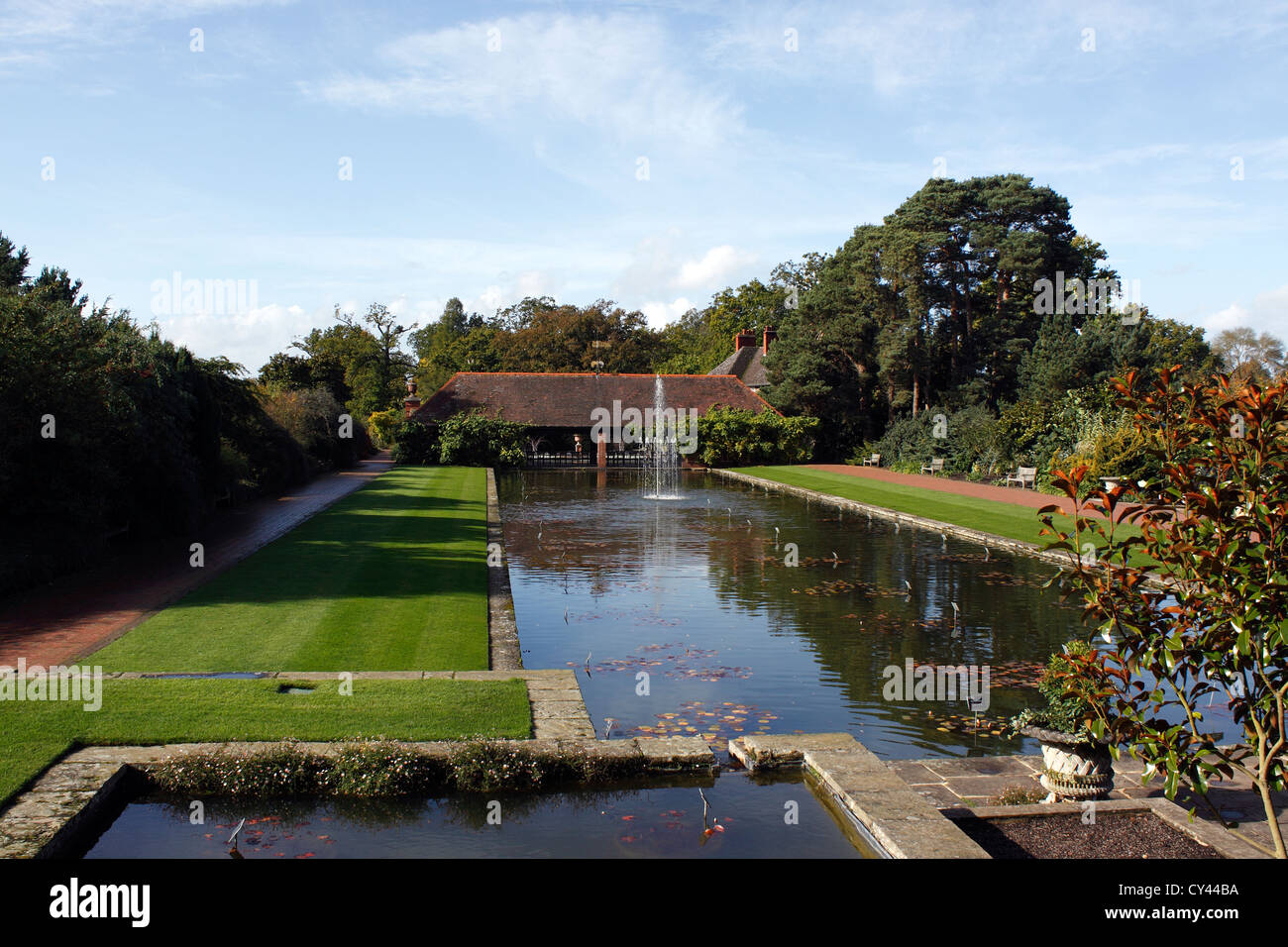 Rhs garden wisley visitor centre hi-res stock photography and images ...