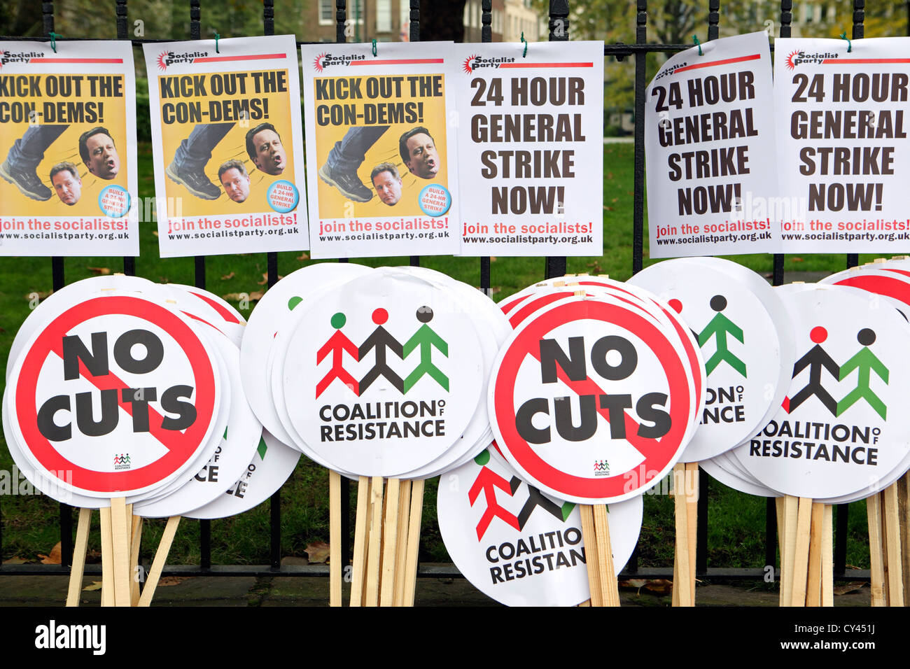 Strike placard uk hi-res stock photography and images - Alamy