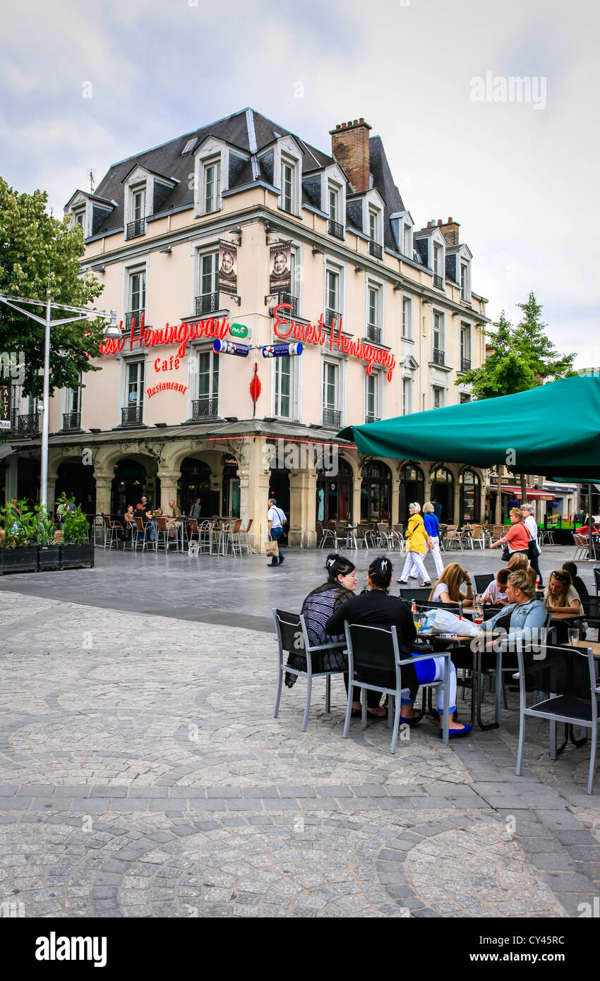 Ernest Hemmingway Cafe Restaurant on Rue de Mars in Reims Frane Stock ...