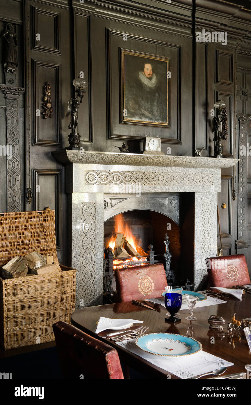 Elizabethan room hi-res stock photography and images - Alamy